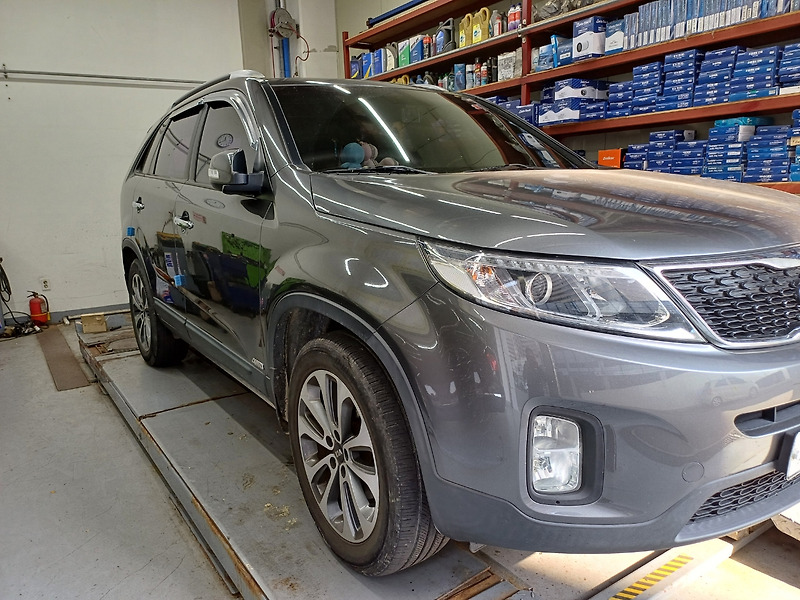 쏘렌토 차 문이 잠겨서 안에서 밖에서 열리지 않음 차 문이 안 열림 자동차 문이 닫힌 상태에서 안쪽과 바깥쪽 모두 안 열리는 고장수리차 문 잠금장치도어록 고장 수리차