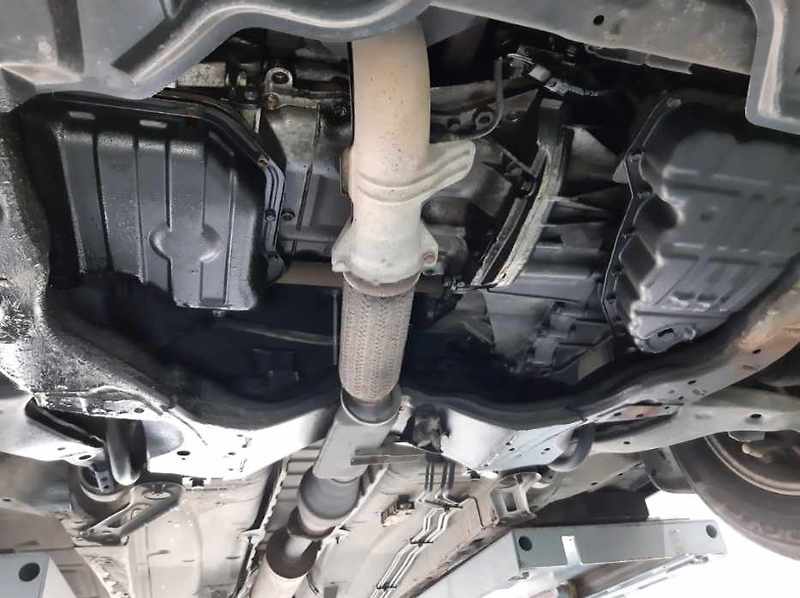 Sm5 자동차 앞쪽 소음기 주름관 벨로우즈 터짐 자동차 소음기 용접 수리자동차 머플러 자바라 터짐 용접 수리자동차 소음기 터져서 소리가 크게 들림자동차 소음기 떨어짐