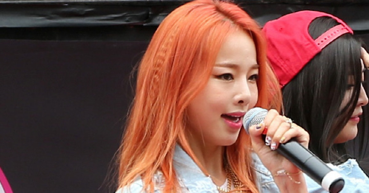 [포토]EXID 솔지, '섹시한 터치'