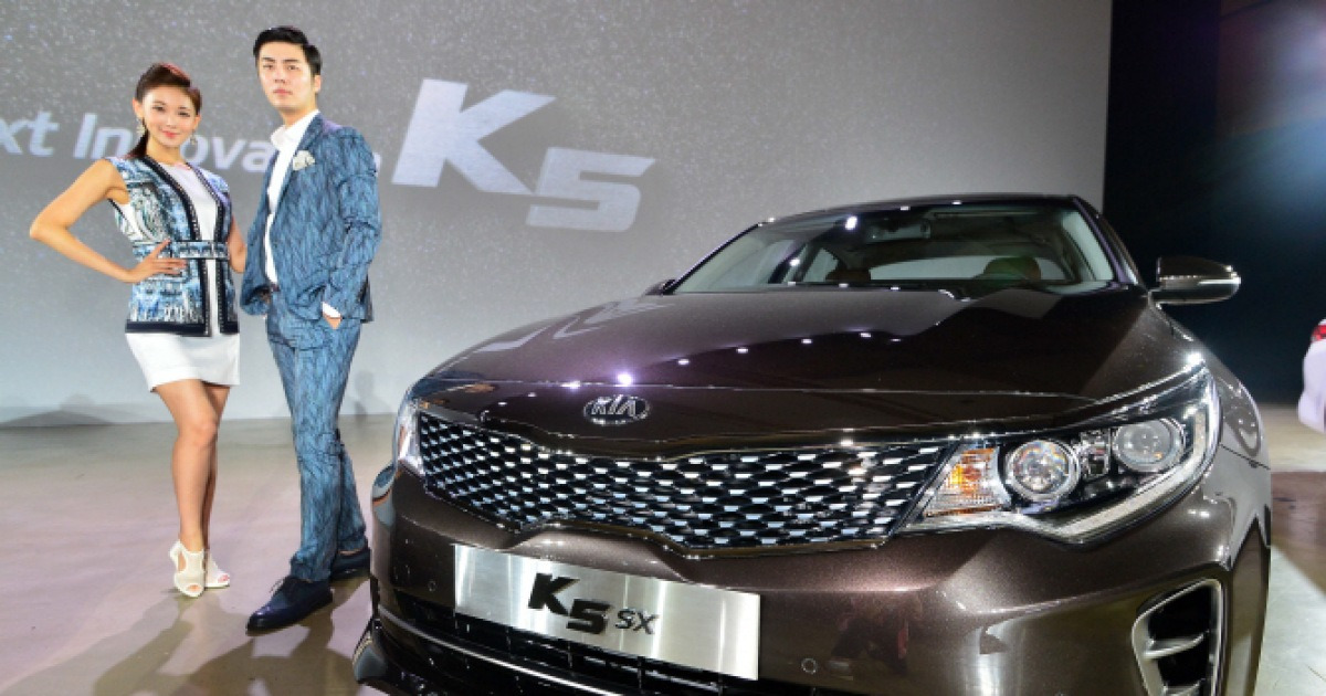 [포토]베일 벗은 기아차 '신형 K5'