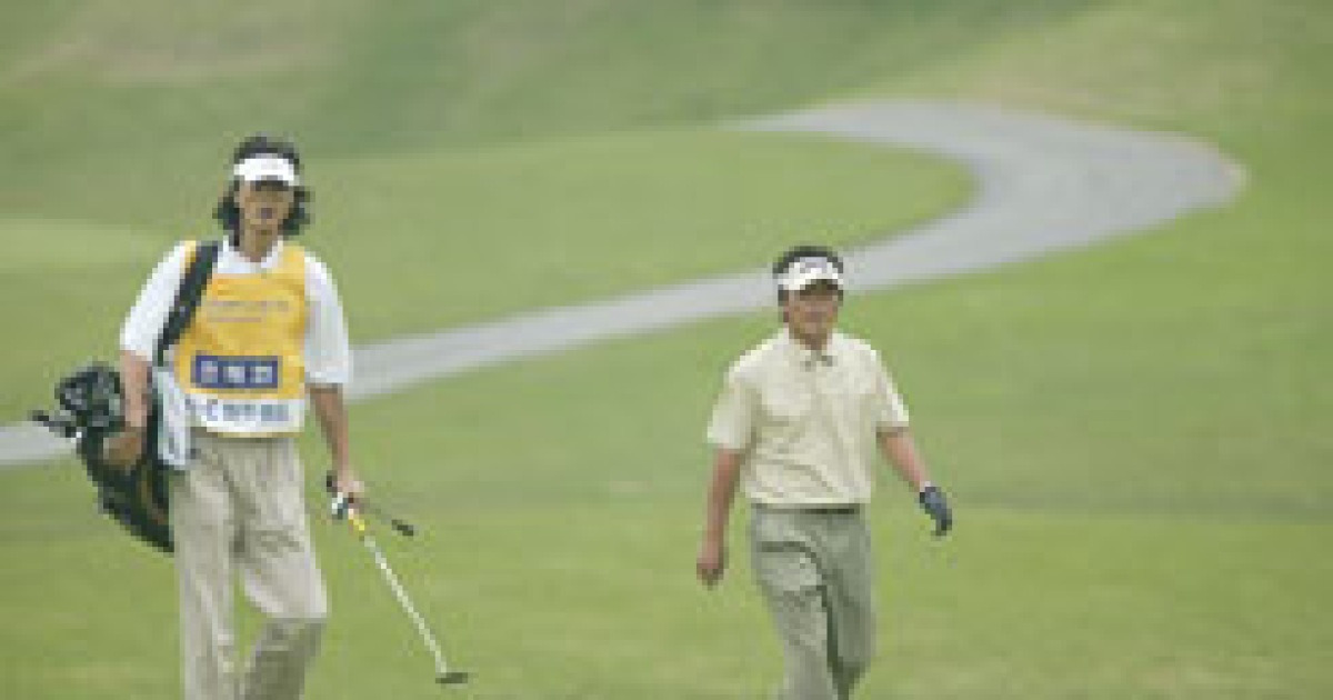 캐디 키가 202cm.. 세계 최장신?