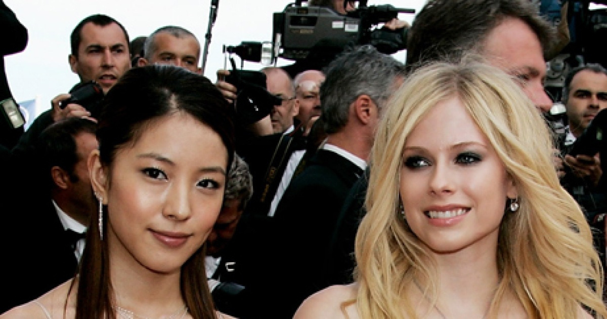 보아, 브루스 윌리스로부터 "눈부시게 아름답다 !" 찬사