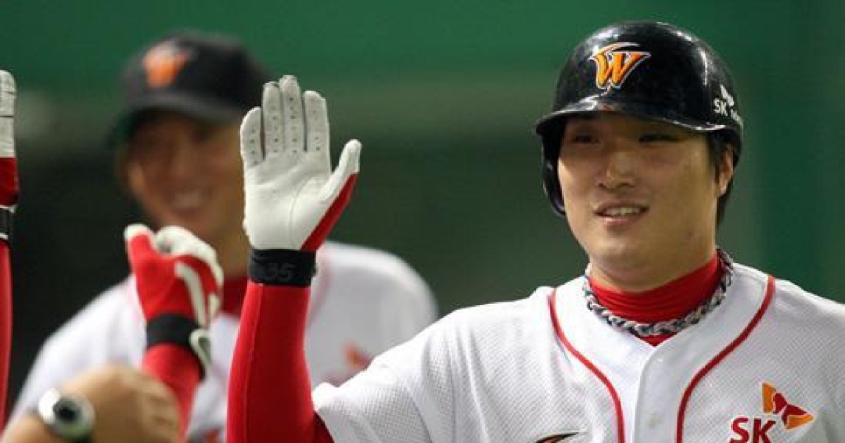 '이진영 2G 연속포' SK, 현대 연파