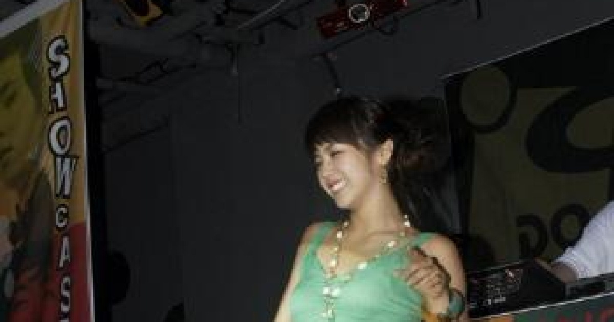 '흔들녀' 김옥빈, 홍대 클럽서 섹시 댄스 과시