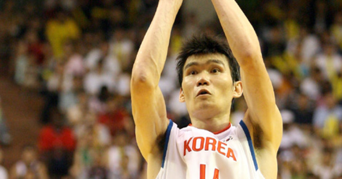 [사진]하이포스트서 슛을 쏘는 김주성