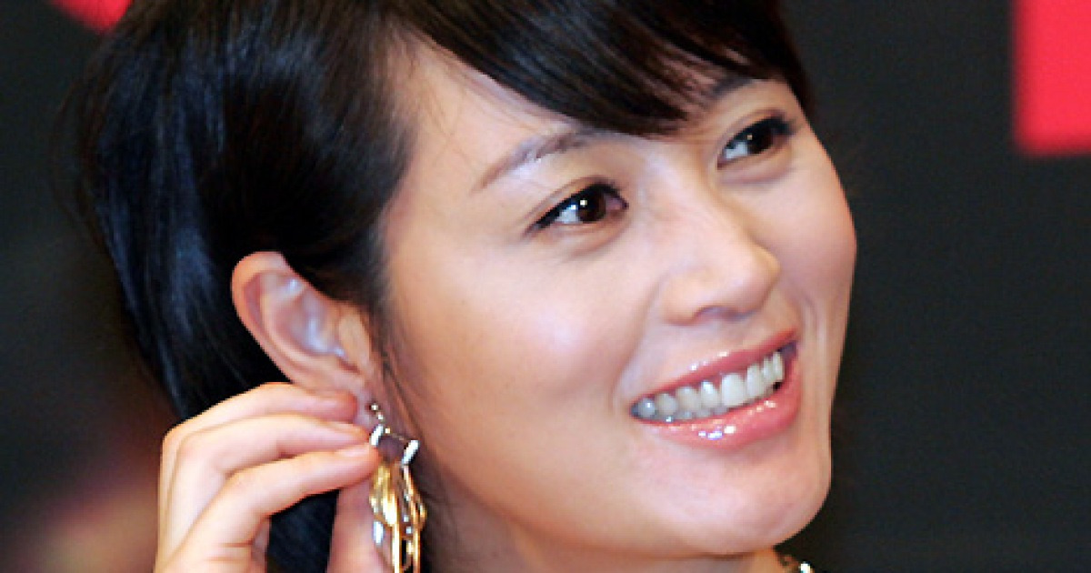 [사진]김혜수, '화려해 보이나요?'