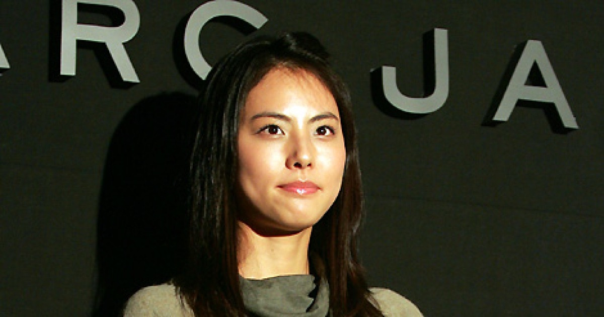 [사진]오랜만에 모습 보인 박지윤, 입 꽉 다물고 한 컷