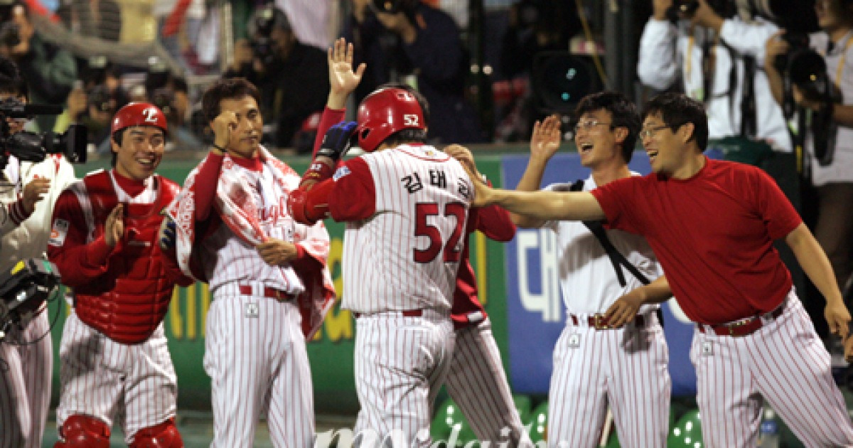 'PO MVP' 김태균 "정규시즌 부진 만회 해야겠다 생각"