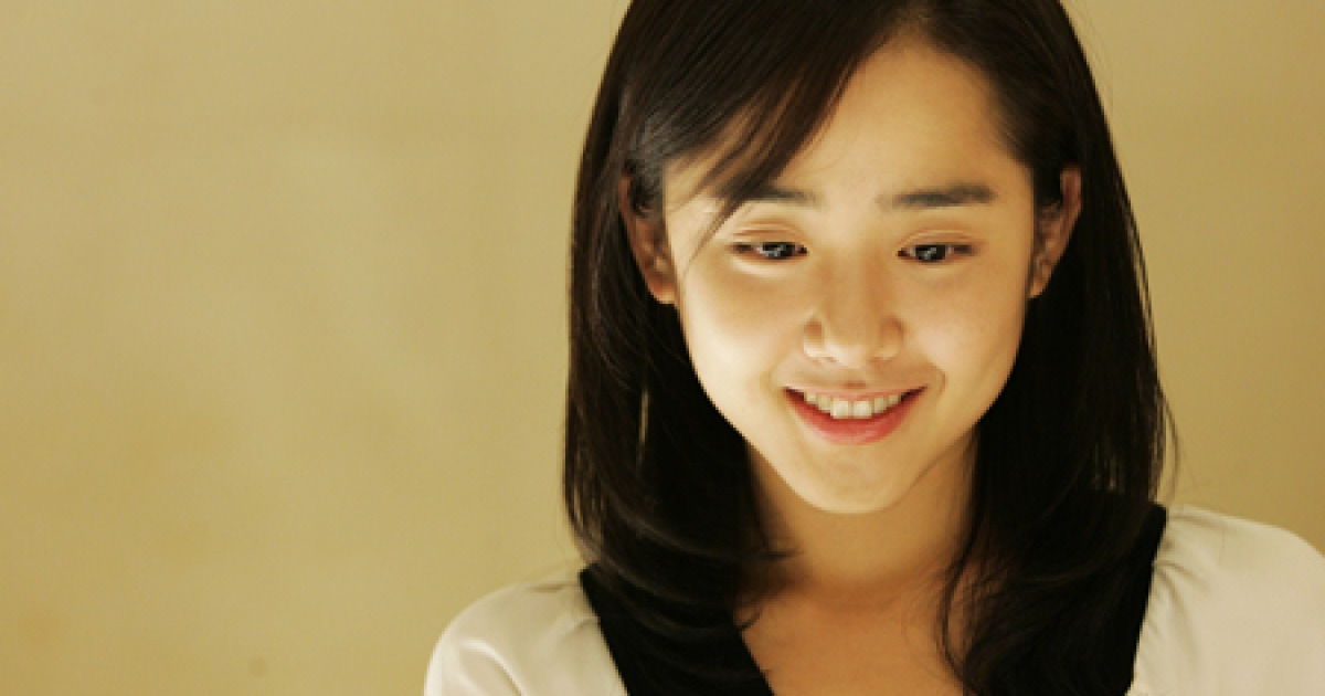 성인 문근영, 첫 멜로 도전서 위기?