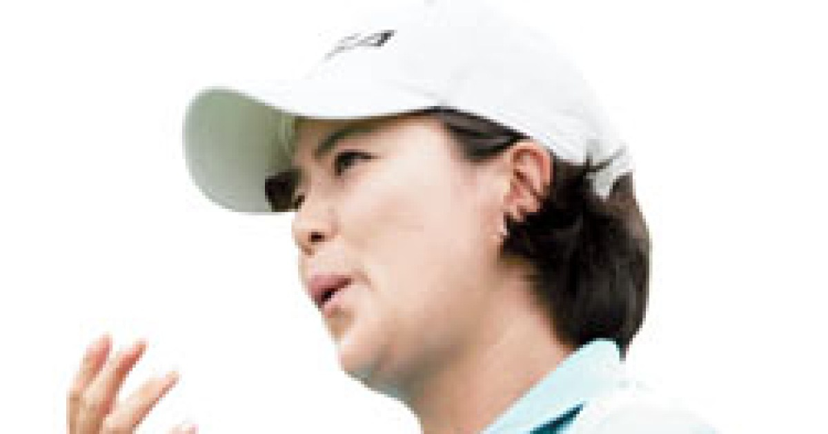 정일미 ADT챔피언십 1R 공동2위 '맏언니 출발 좋다'