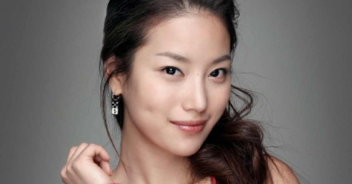 럭셔리 엔젤 기은세 신영와코르 속옷 '솔브' 모델 발탁