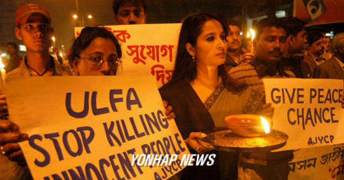 INDIA CANDEL LIGHT PROCESSION