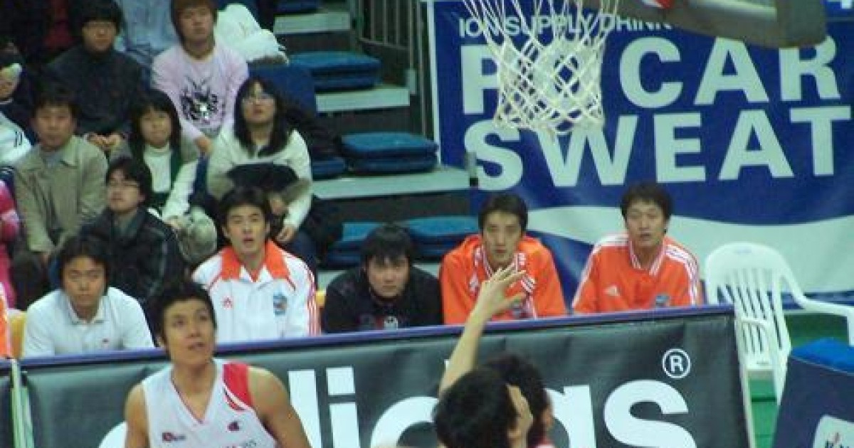 KCC 4연패 탈출, KTF 예상 밖 대승(종합)