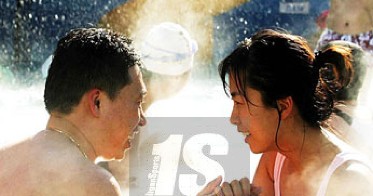 [포토스토리] 사랑하는 연인과 겨울 물놀이 가자