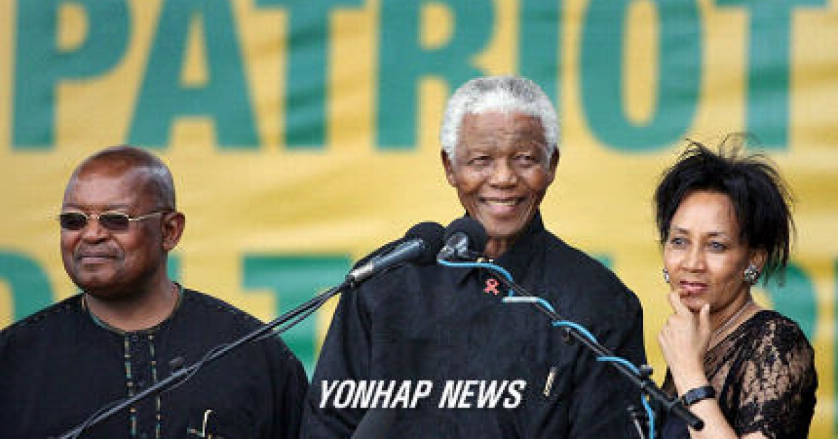 SOUTH AFRICA ADELAIDE TAMBO FUNERAL