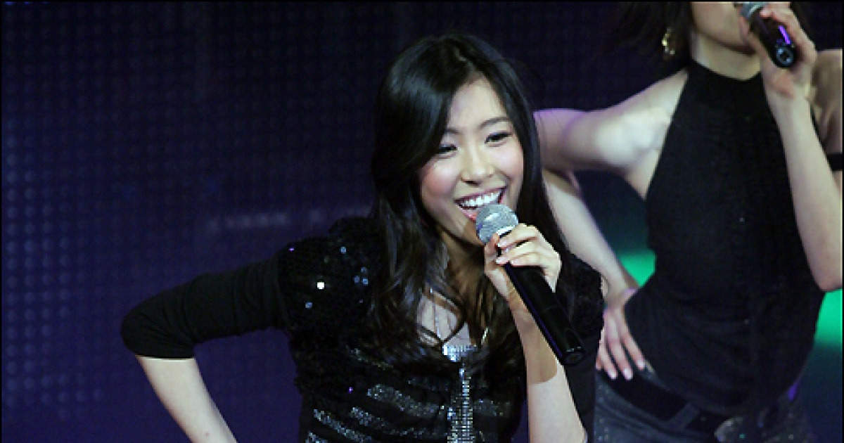 [포토엔]원더걸스 선미, 나풀나풀 미니스커트 입은 발랄한 몸짓