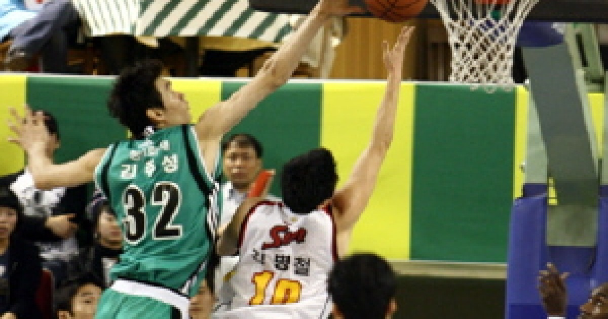 동부 김주성, KBL 최초 500블록슛 달성