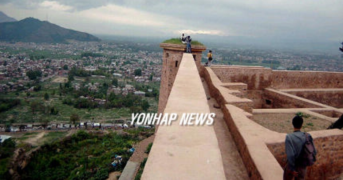 INDIA HARI PARBAT FORT