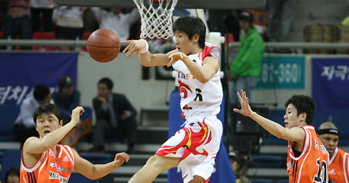 '양동근 32점' 모비스, KTF에 2연승