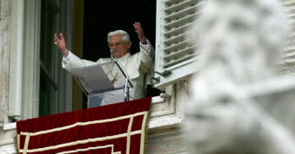 VATICAN POPE WAVE