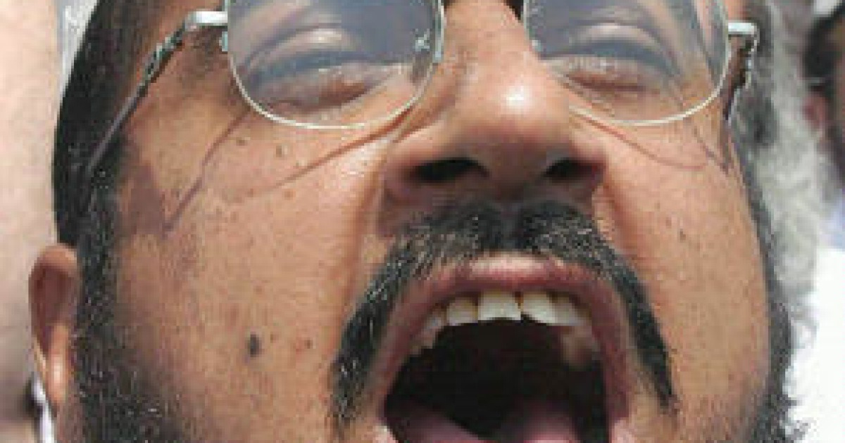 PAKISTAN BRITAIN PROTEST SALMAN RUSHDIE