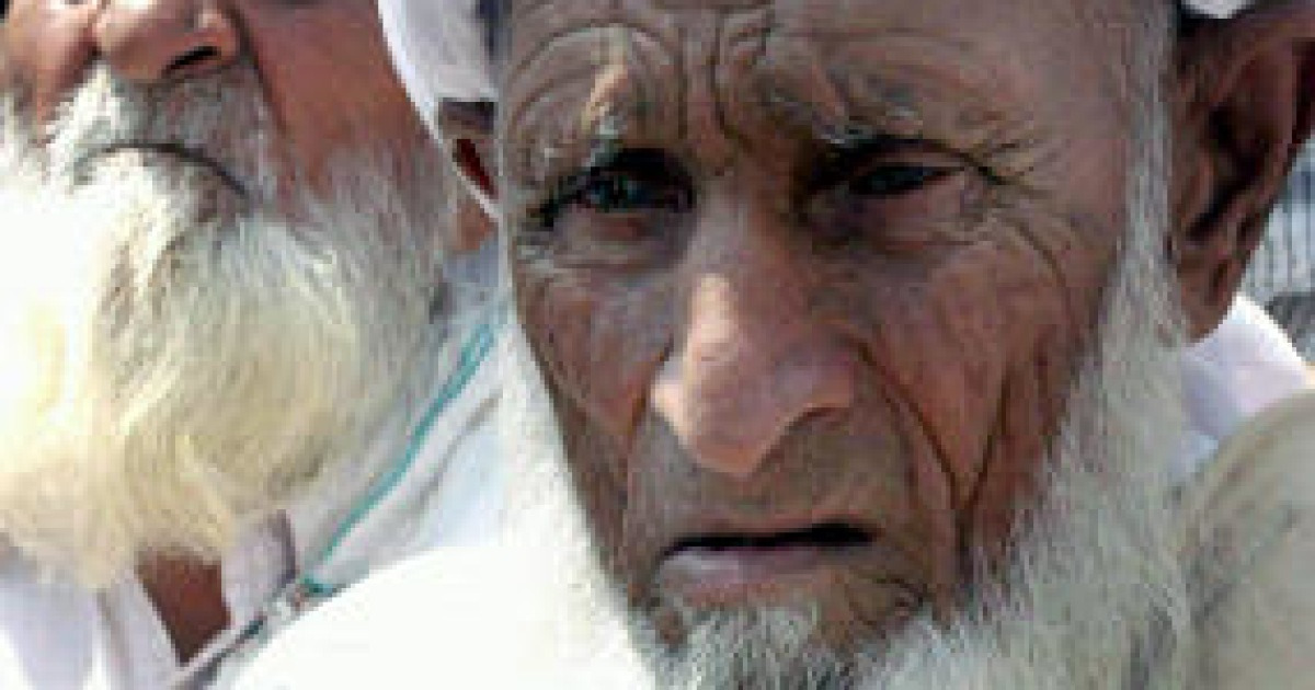 PAKISTAN BRITAIN PROTEST SALMAN RUSHDIE