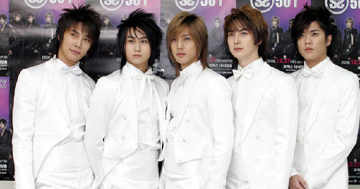 동방신기 vs SS501 8월 일본 음반 동시 발매로 자존심 맞대결