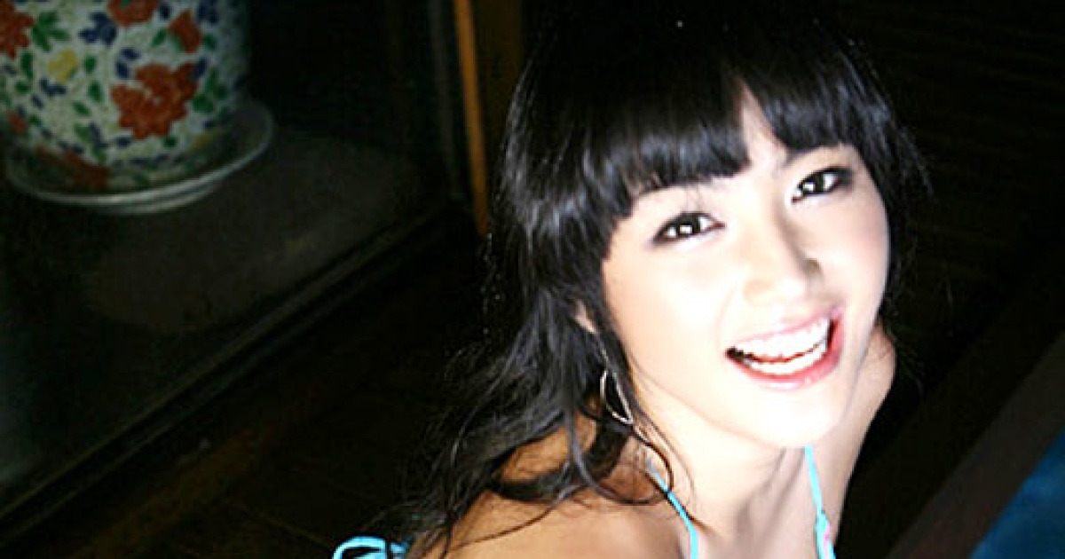 레이싱걸 김시향, 호텔서 육감몸매 공개