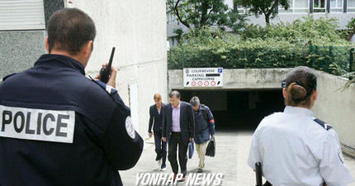 FRANCE CHAD DEBY (AP)