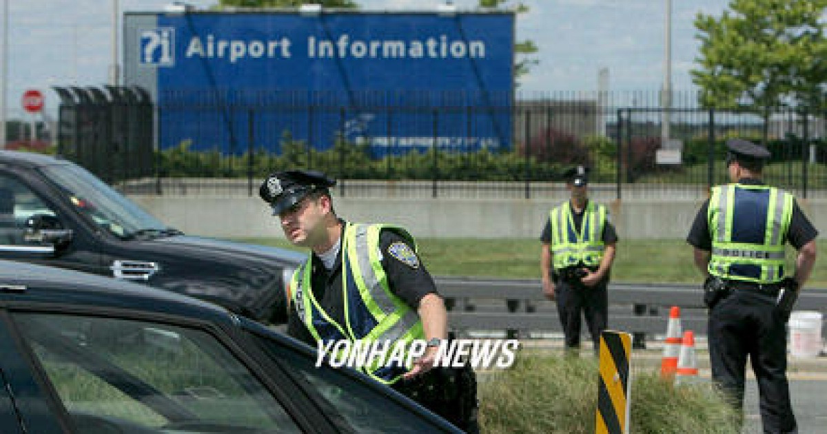 USA NEW YORK AIRPORT SECURITY
