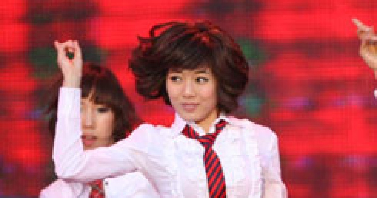 JYP ''원더걸스 김현아 대신 1명 영입''