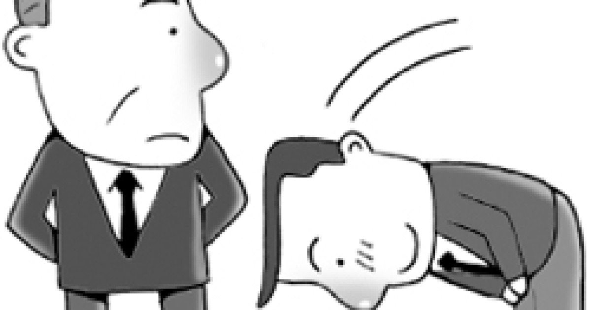 He always plays up to the boss.