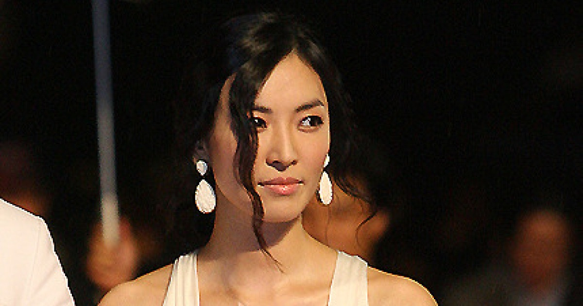 '파격 패션' 김소연, KCM 뮤직비디오로 활동 시동