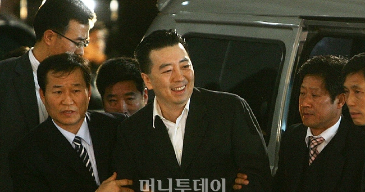 [사진]검찰 소환되는 Bbk 김경준