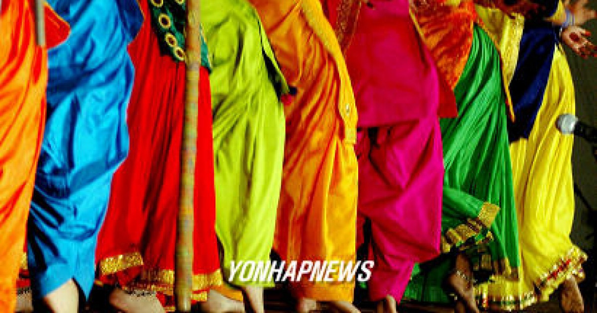INDIA GIDDHA DANCE