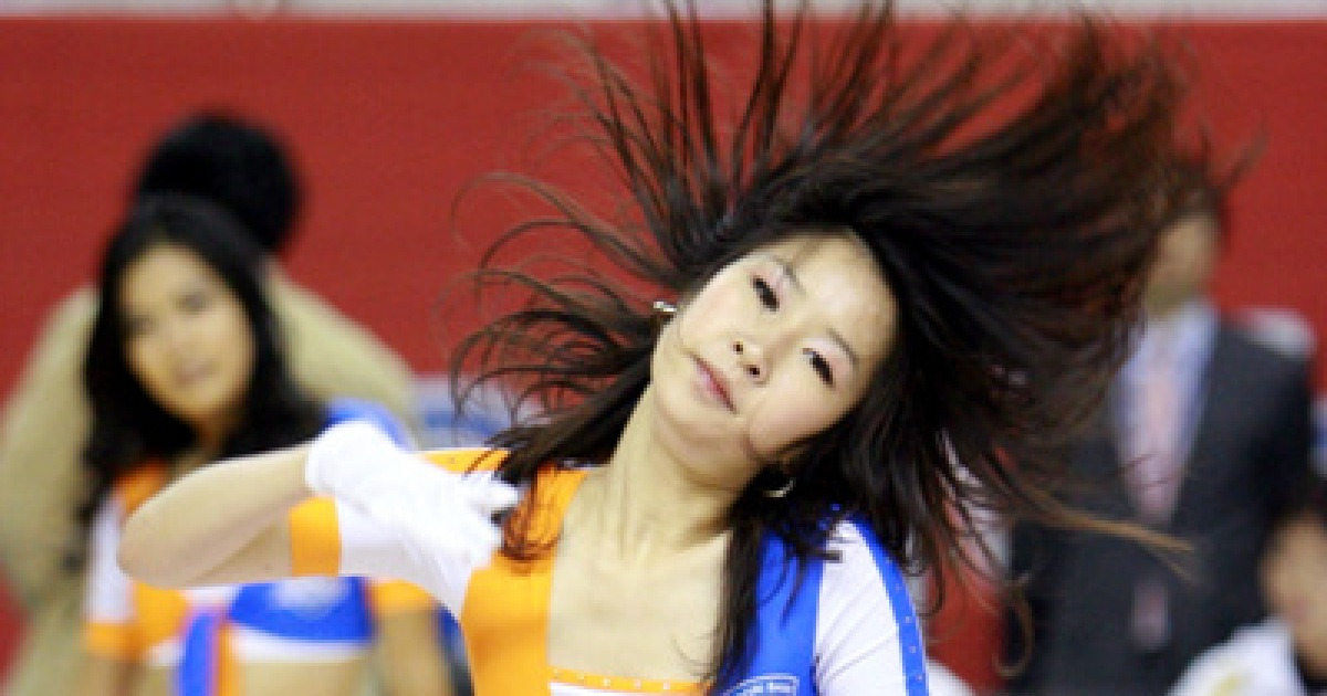 [WKBL] 춤은 이정도 되야지