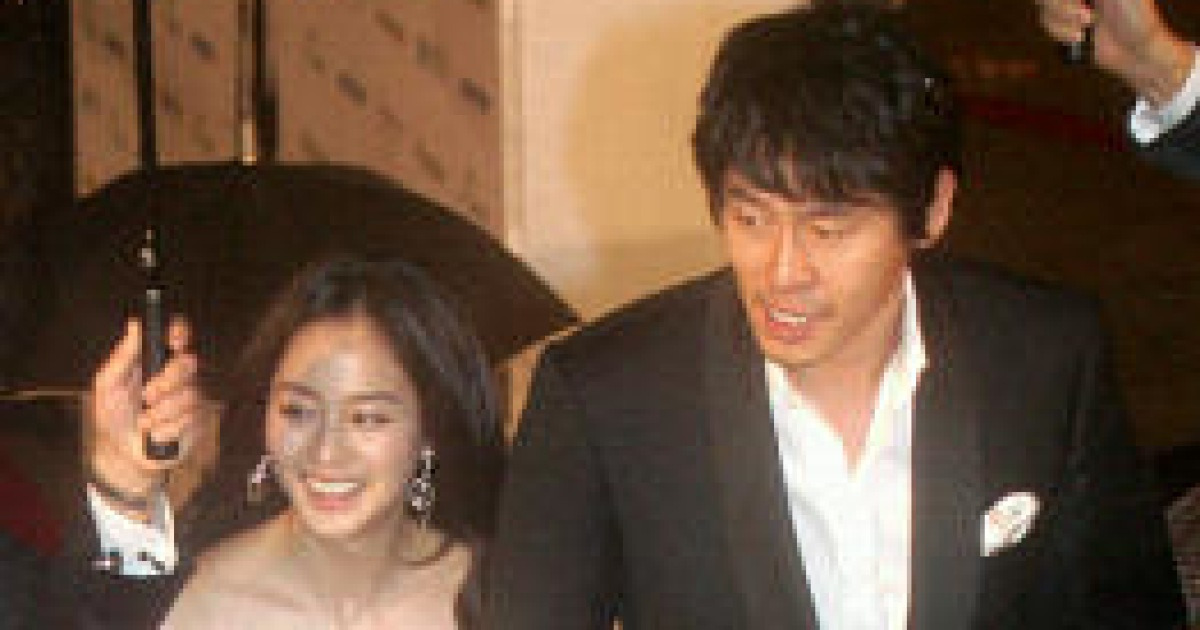 설경구-김태희, 나란히 레드카펫 밟아요!