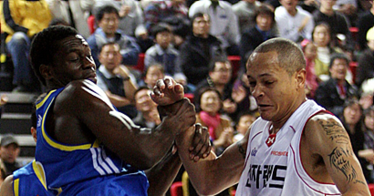 [KBL] 아무리 손목을 잡아봐도..