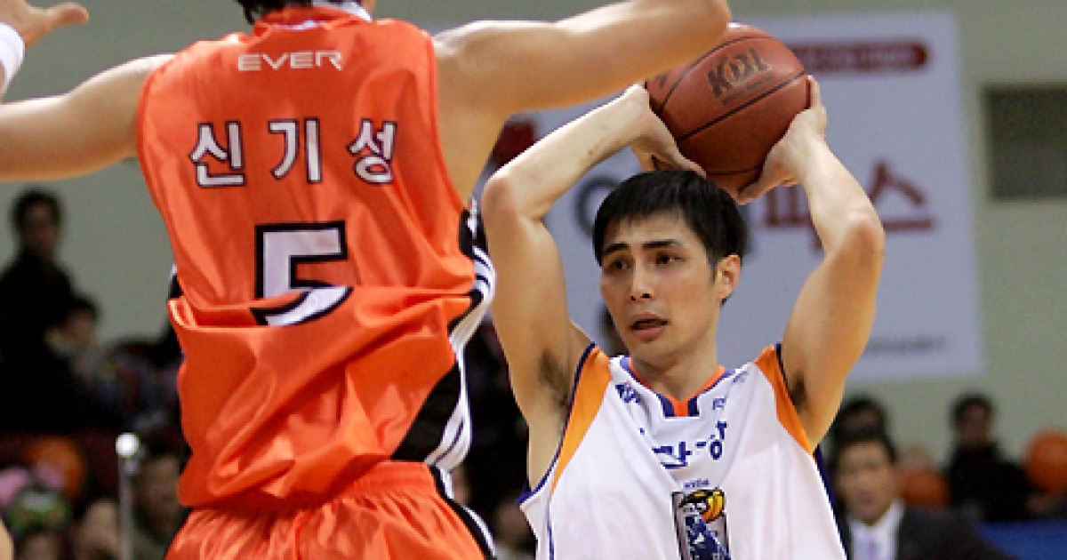 '반환점 돈' 프로농구, KT&G 뜨고 KTF 졌다