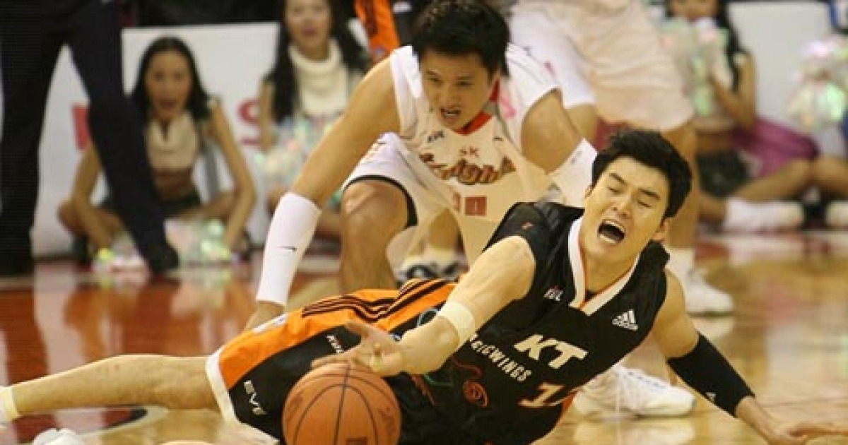 KTF, 18점 뒤집기 '쇼를 보라! 쇼'..라이벌 SK 제압