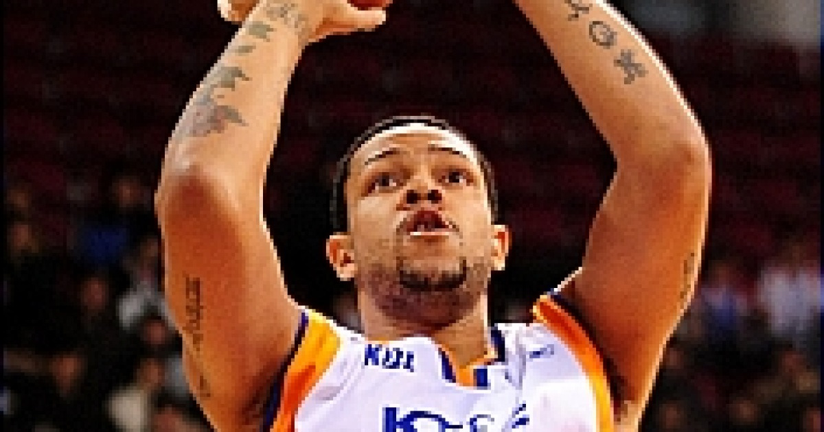 KT&G, KCC 6연승 저지..선두추격 박차