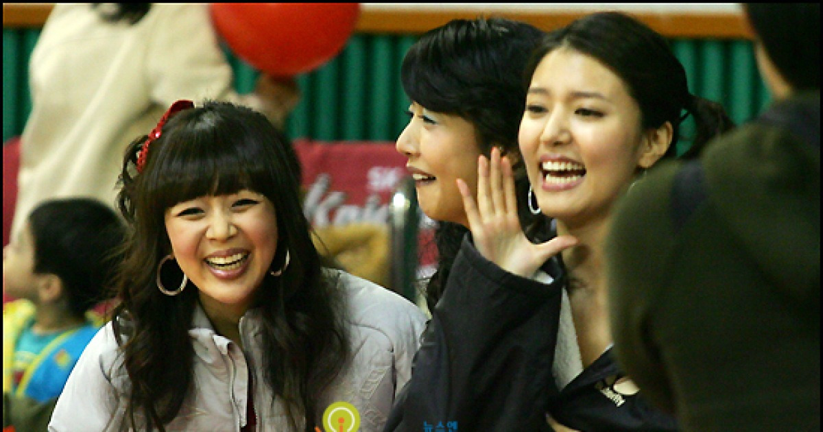 [포토엔]무한걸스, 봉선언니 한 골 넣어~