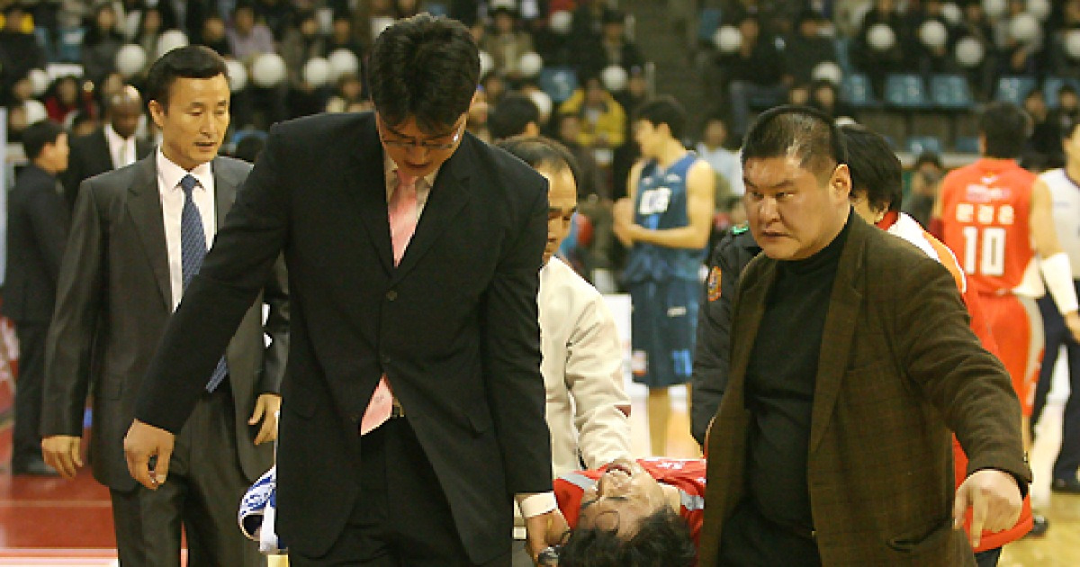 '방성윤 2월말 복귀' SK, PO 진출 가능할까?