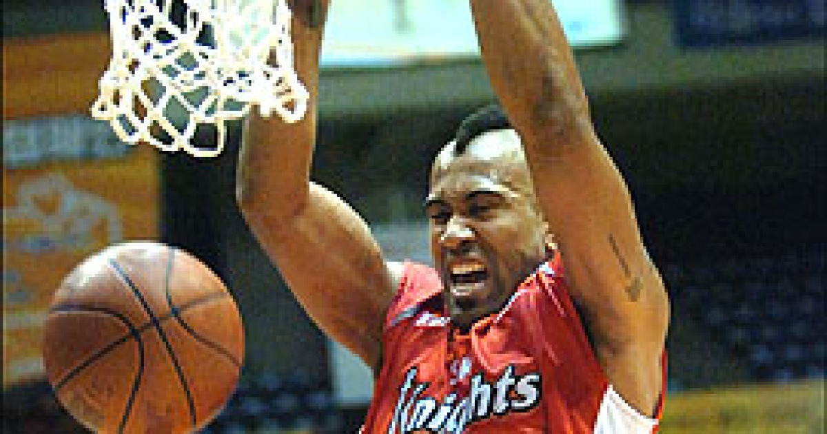 '3점포 폭발' SK, KTF에 역전승