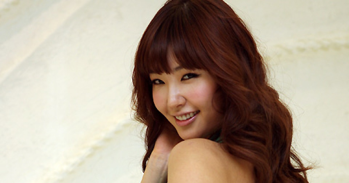 [포토]스타화보 김새롬, '에머럴드빛 드레스의 유혹'