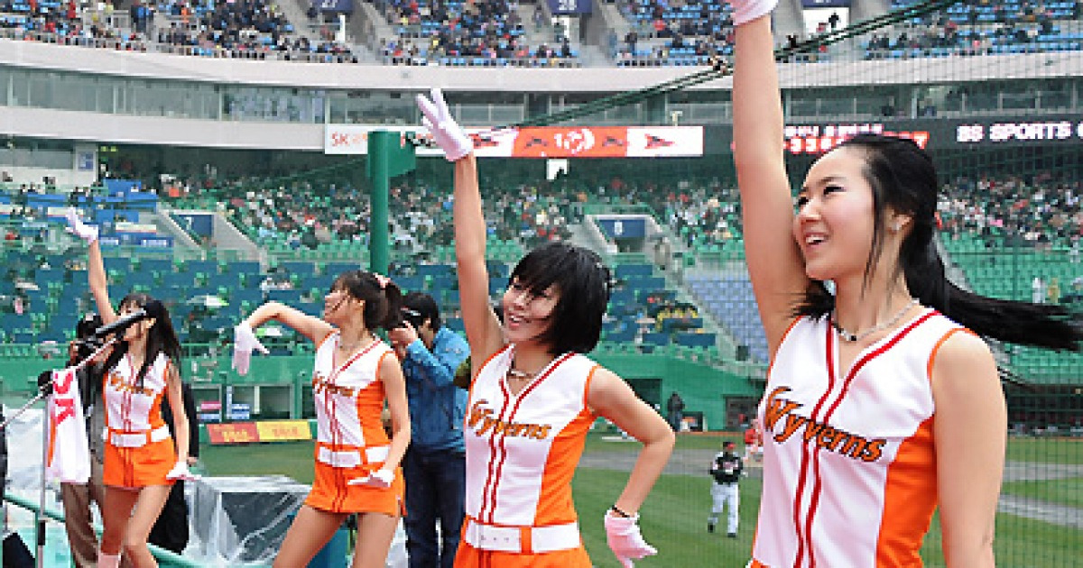 [사진]'올해도 문학구장 많이 찾아와주세요!'