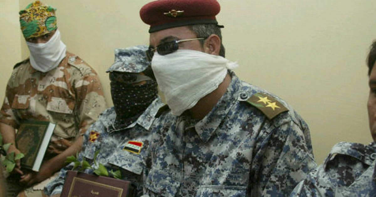IRAQ BAGHDAD WEAPON SURRENDER
