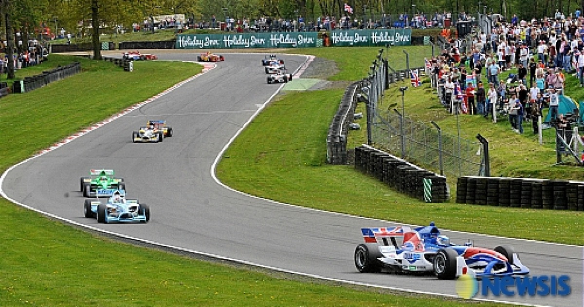 질주하는 A1GP머신들