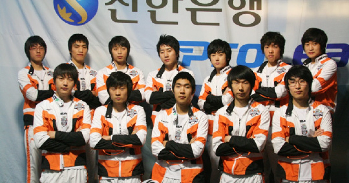 '이영호 맹활약' KTF, 난적 STX 꺾고 2연승 '1위 등극'