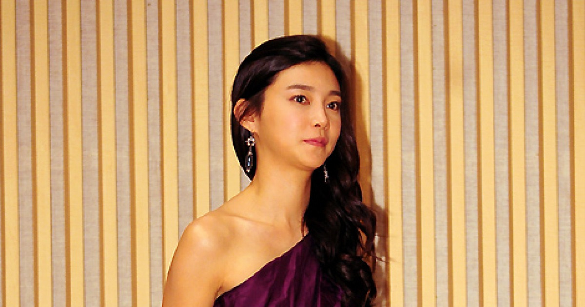 [사진]차예련,'각선미를 부각시키는 의상이에요'